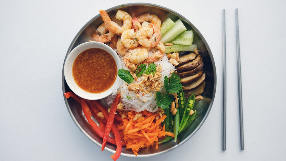 NUDELBOWL med RÄKOR - Slice Weekly